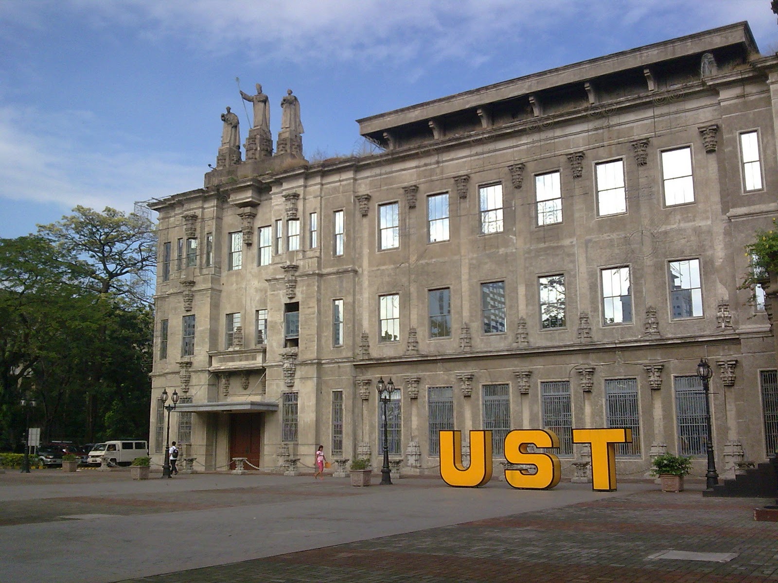 Kalamay Addict: Back on UST grounds