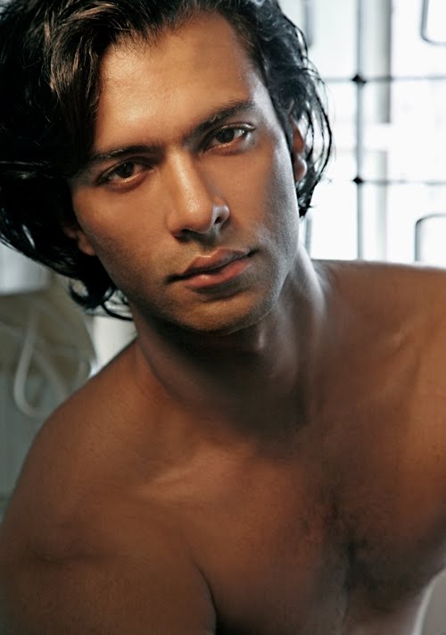 Shirtless Bollywood Men: Tony Luke