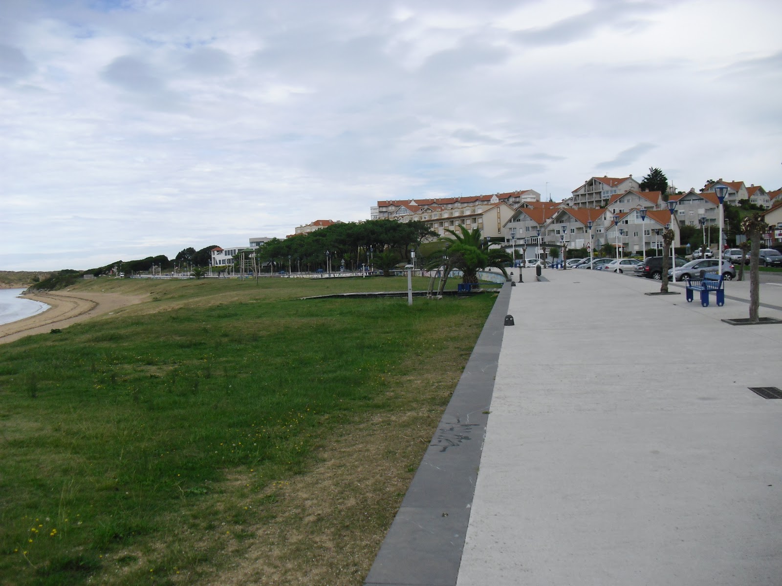 playas y paseos por la costa: PASEO MARITIMO DE MOGRO