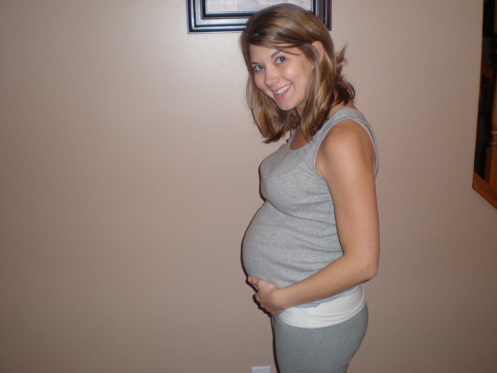 The Wilson's: 21 weeks & Bump pics