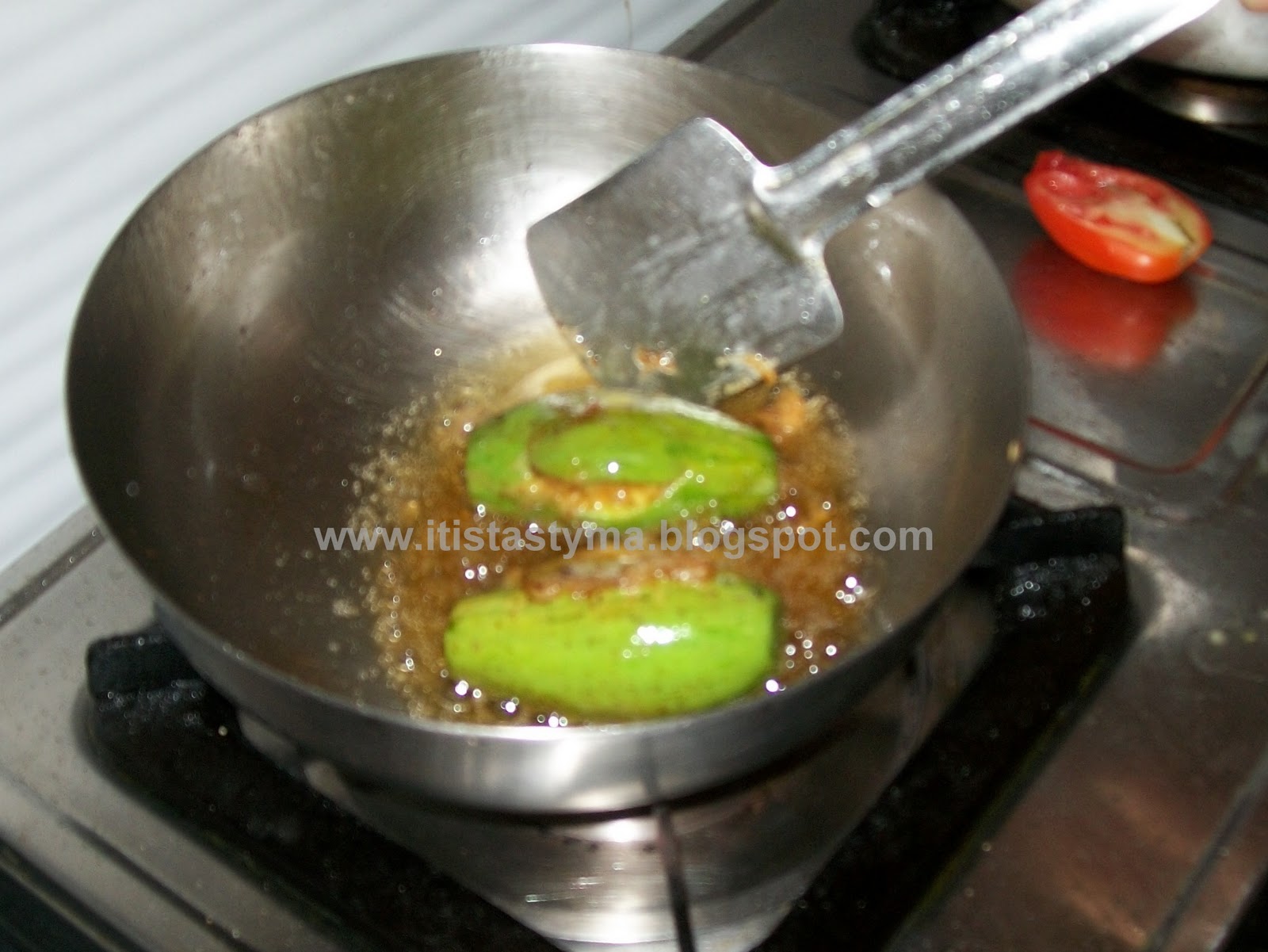 It is tasty ma!: Potoler Dorma -- Stuffed Parwals (Pointed Gourd)