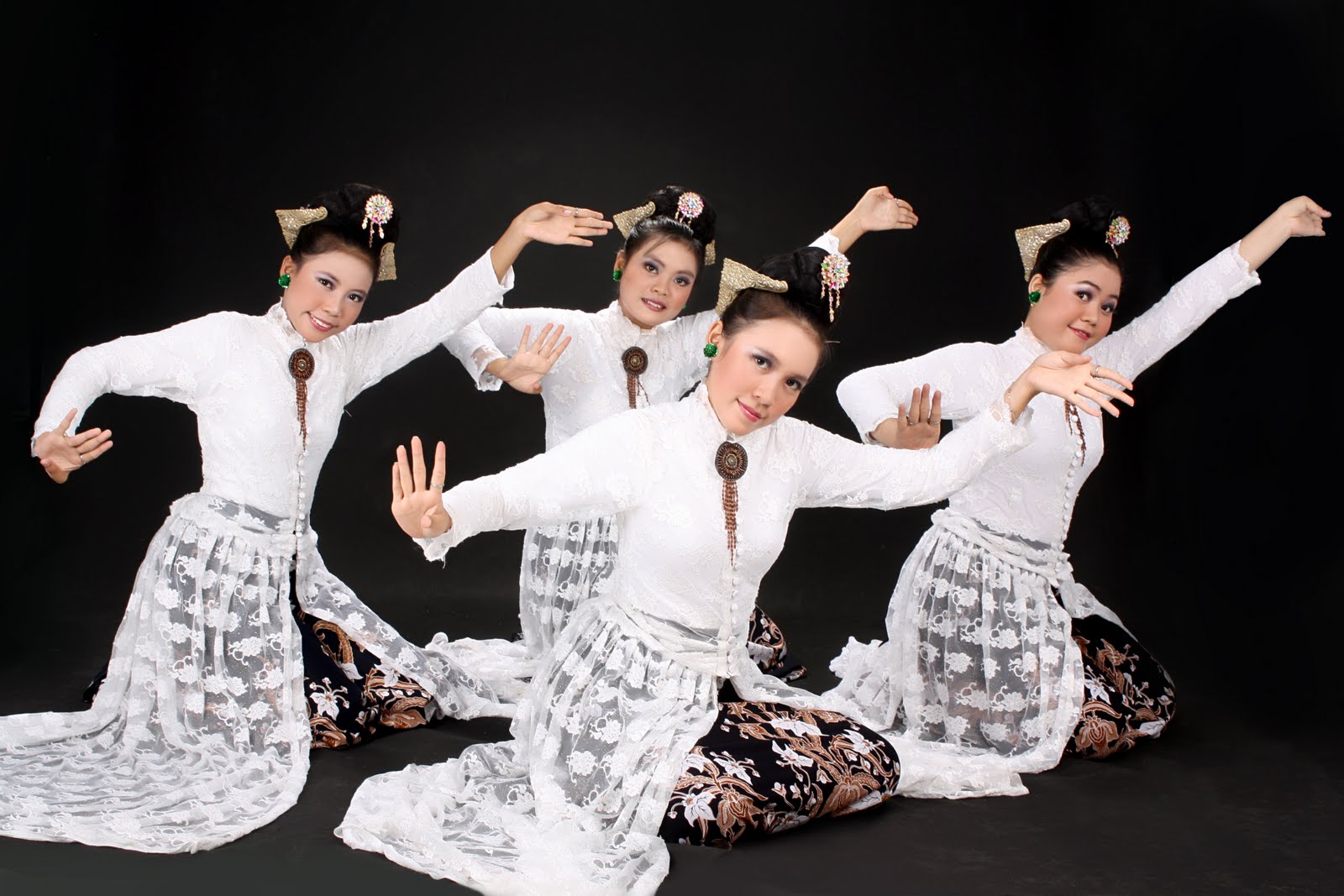 padma sari: Jaipongan