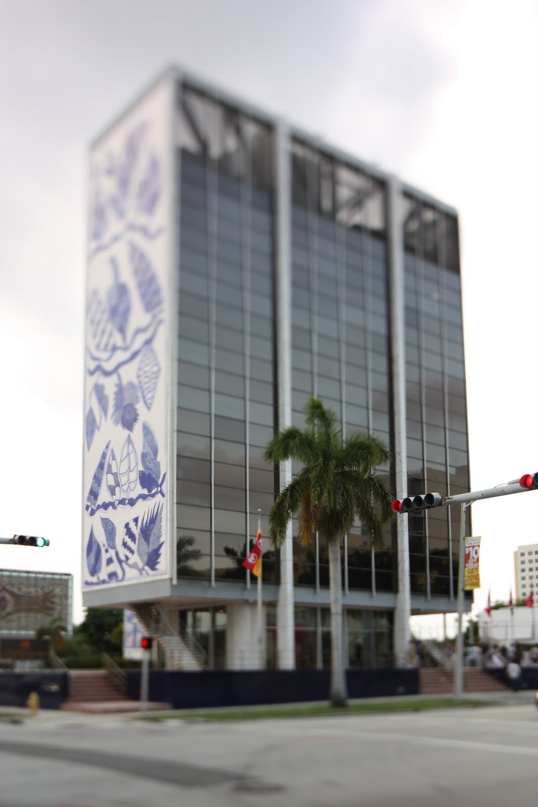 Through the Oculus: Mini-Miami