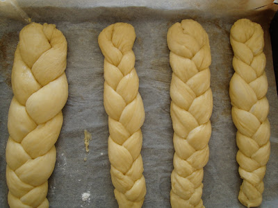 La buona cucina di Katty: Trecce di Pasqua!!