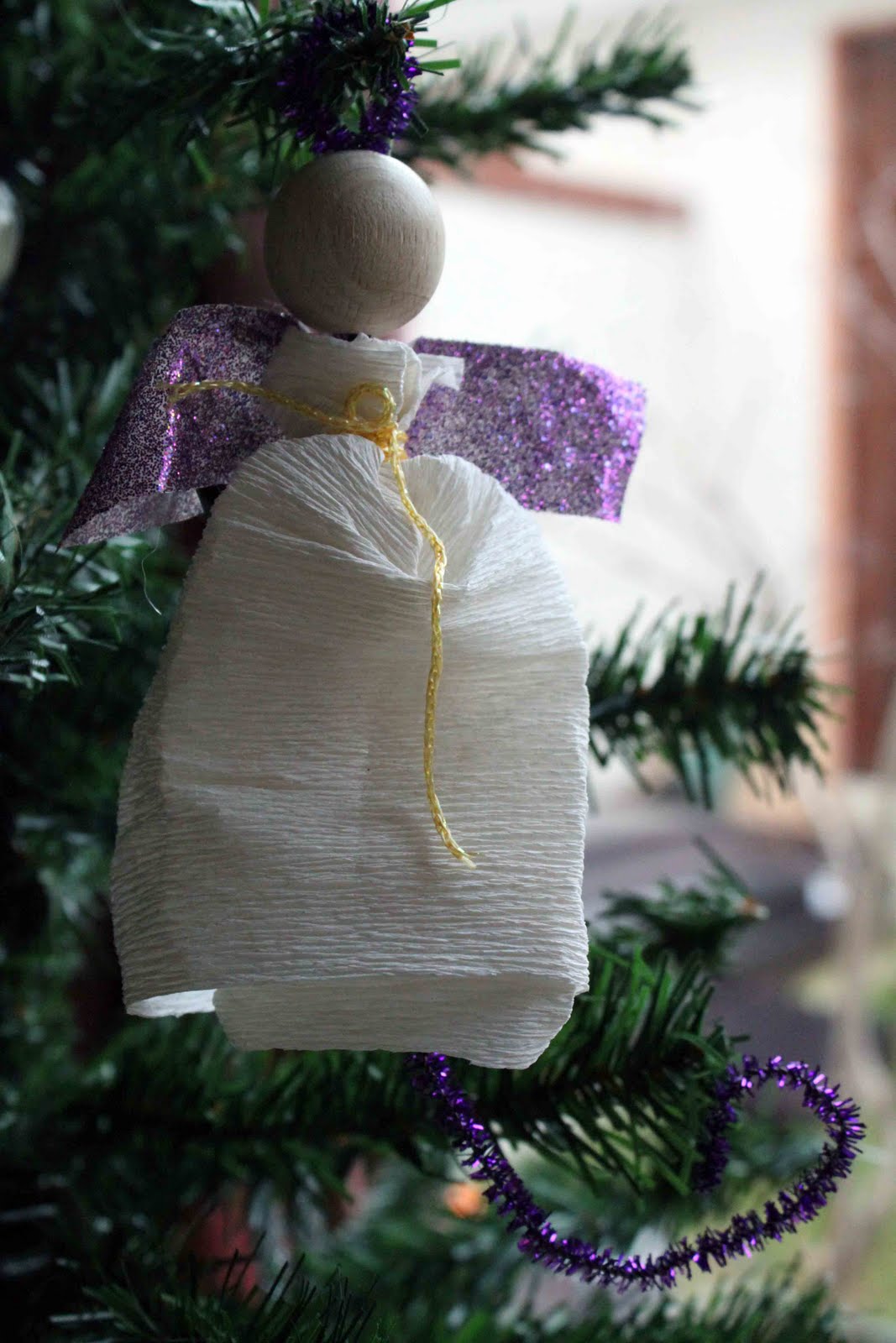 Stitchlily: One too many paper chains, perhaps...