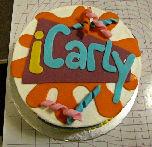 Sweet Bakin' Mamas: iCarly Cake
