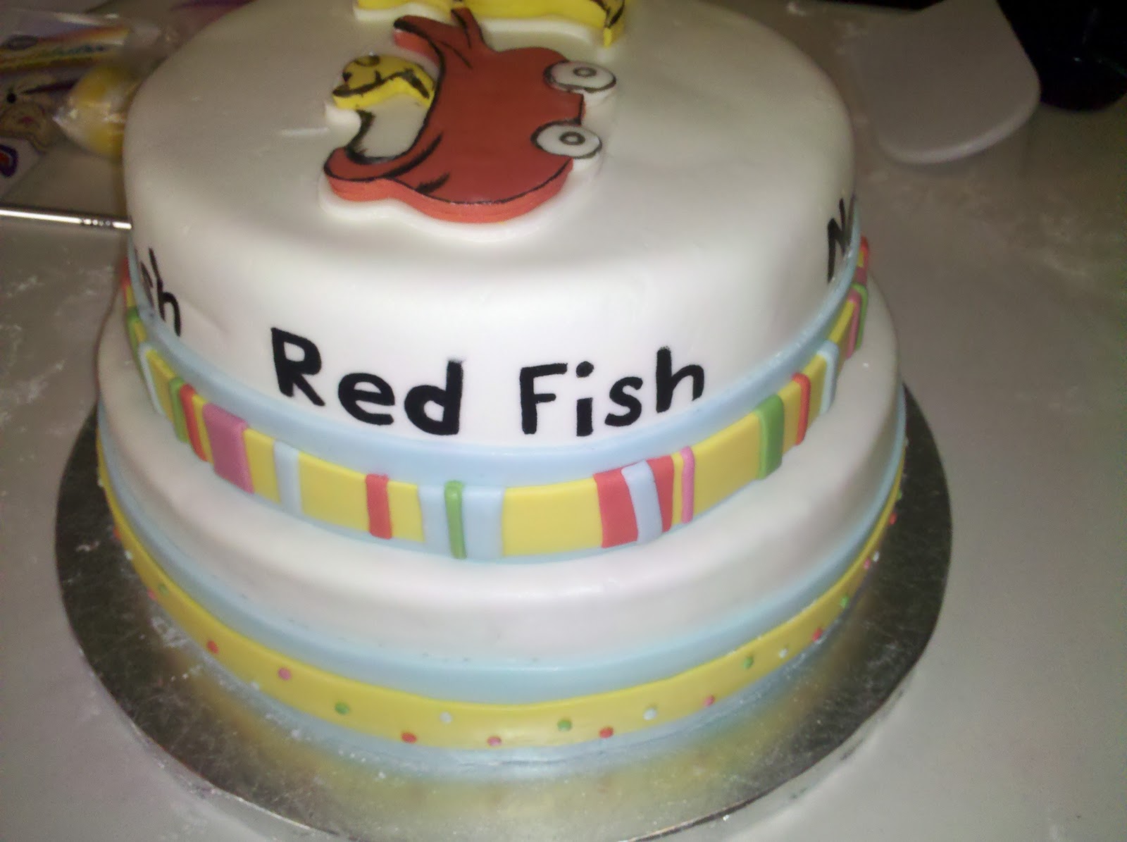 Cakes!byAshley: Dr. Seuss New Fish Baby Shower
