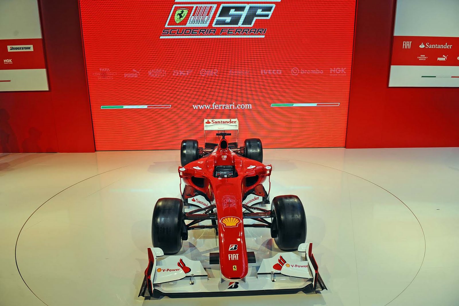 Otomotif dan Otosport: Inilah Mobil Terbaru Milik Tim F1 Ferrari