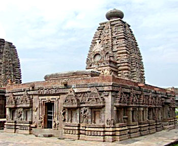AMAZING TEMPLES2010defort: JOGULAMBA DEVI TEMPLE, ALAMPUR