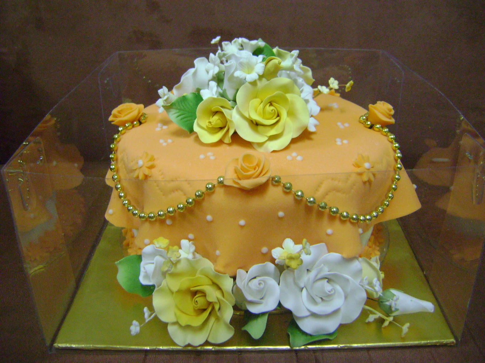 IreneBakeLove: Hantaran - White & Silver Theme (Pillow Cake)