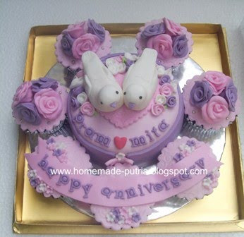 [Order] Anniversary Mini Cake & Cupcake Set From Mba Mita Jogja | Home ...