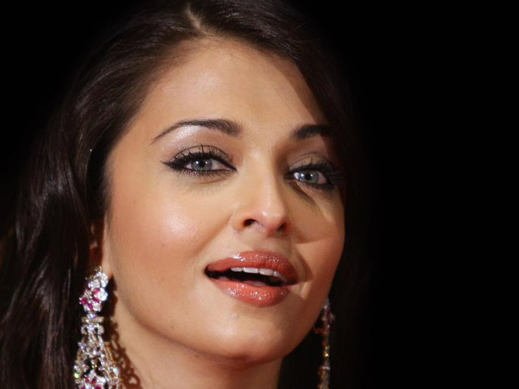 bollywood: Aishwarya Rai Pink Pather Movie Wallpapers, Cute Pictures
