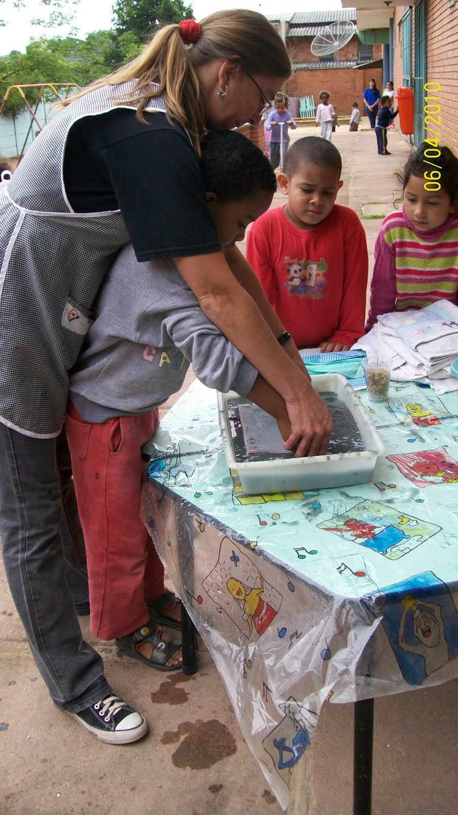 " VAMOS DAR AS MÃOS": Reciclagem do lixo seco