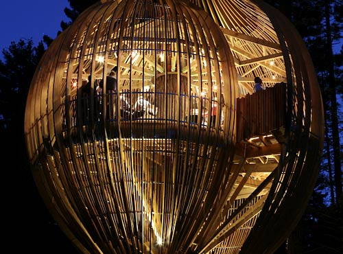 Top Most Weirdest Restaurants In The World: The Tree House Restaurant ...