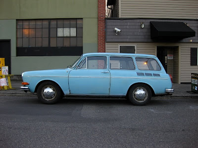 OLD PARKED CARS.: 1973 Volkswagen 1600 Squareback Wagon.