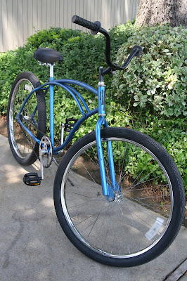 MODERN REVIVAL: Vintage Mens Blue Beach Cruiser