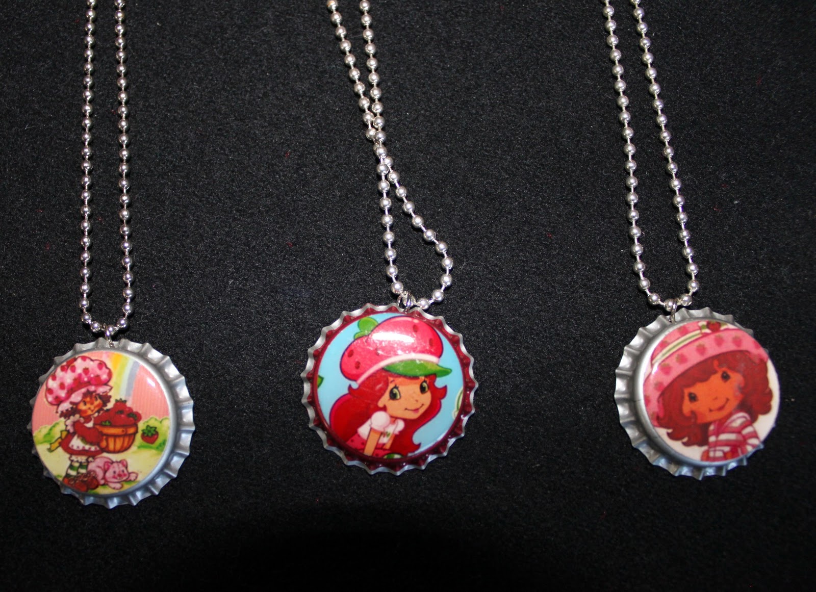 All Things Sweet and Sassy: End of the year bottle cap necklace SALE