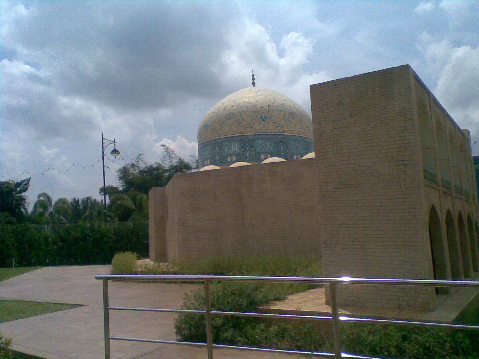 budak simpang 3: gambar masjid replika di Tamadun Islam Terengganu