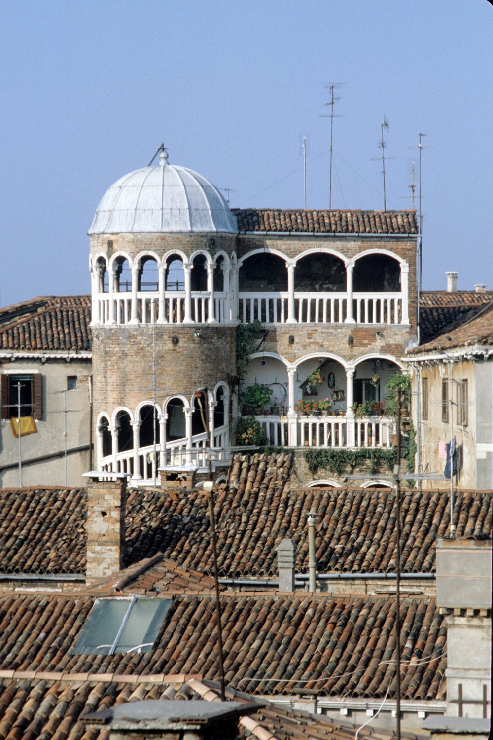 Venezia: due foto di Ignazio del palazzo Contarini del Bovolo e due ...