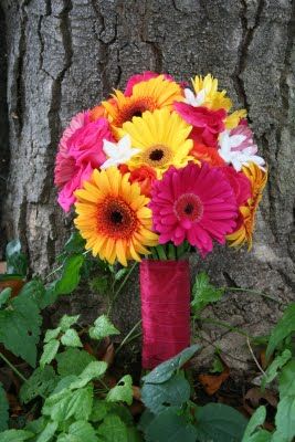 Bouquet Bridal: Colorful Gerbera Wedding Bouquets