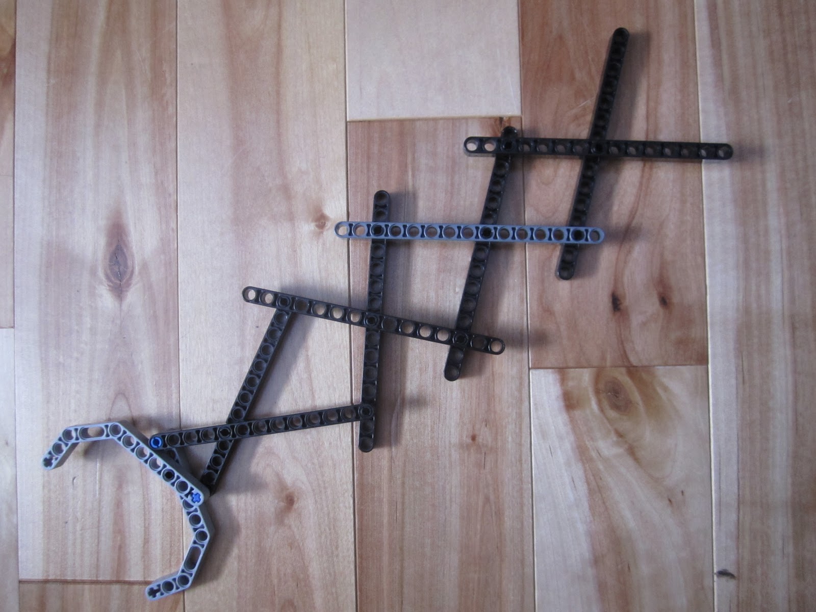 Squidman-E's Laboratory: Mechanical Lego Arm