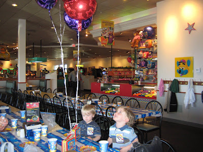 Alex and Nick's Blog: Chuck E Cheese Birthday Party