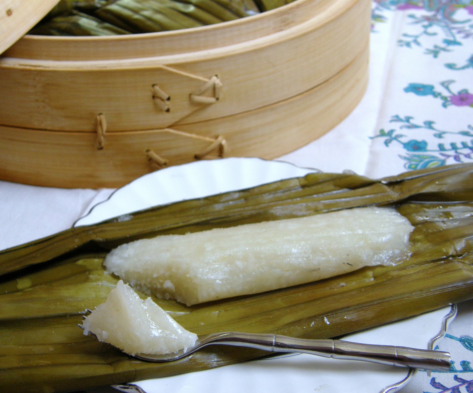 When Adobo Met Feijoada: Suman na Kamoteng Kahoy (Cassava Steam Cake ...