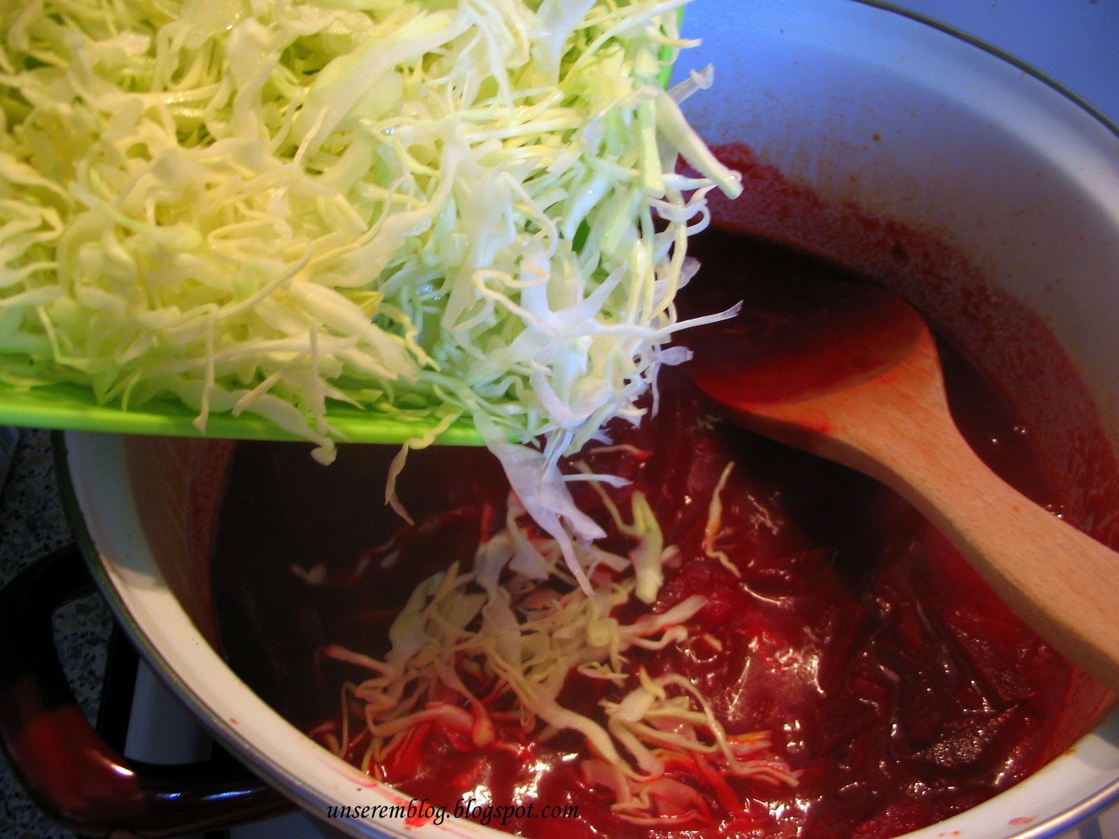 Mami & Amy's Kitchen: BORS RUSESC CU SMANTANA