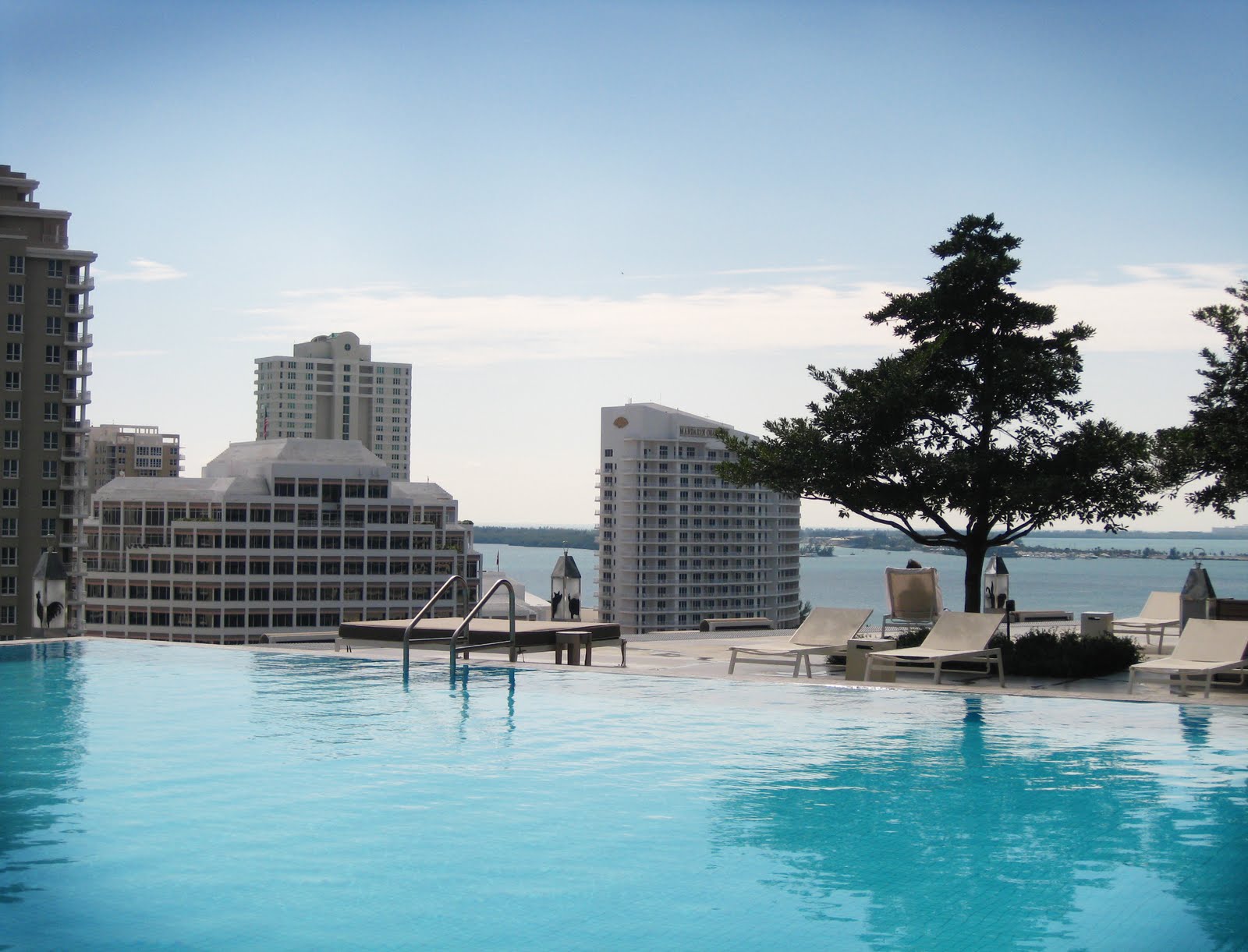 ThePlushPad: Chic In Miami: The Viceroy Hotel
