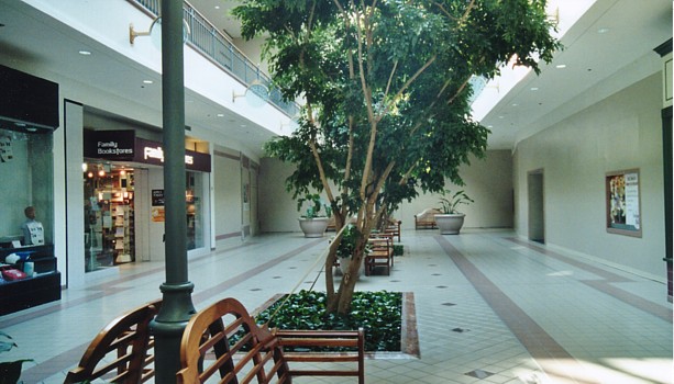 Sky City: Retail History: Savannah Mall: Savannah, GA