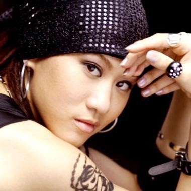Cute Taiwanese Singer : Renee Chan