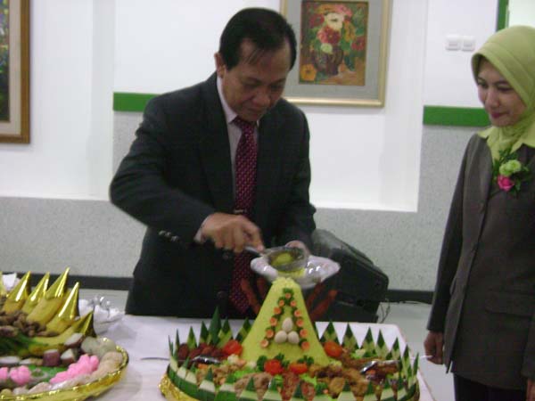 Bild RI: RUMAH SAKIT DARMO MEMBERIKAN PELAYANAN TERBAIK BAGI PASIEN DAN ...