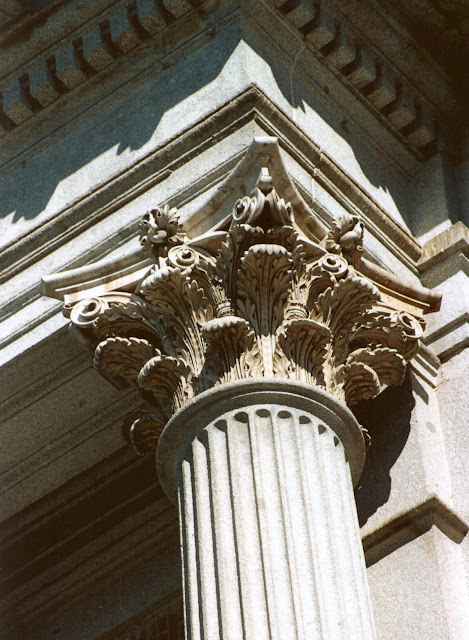 Madrid: Puerta del Prado del Orden Corintio