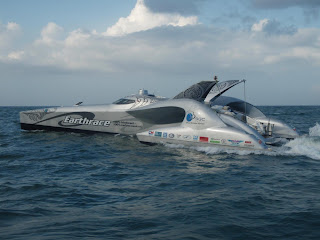 Royal Belau Yacht Club: EARTHRACE - Wave Piercing Design