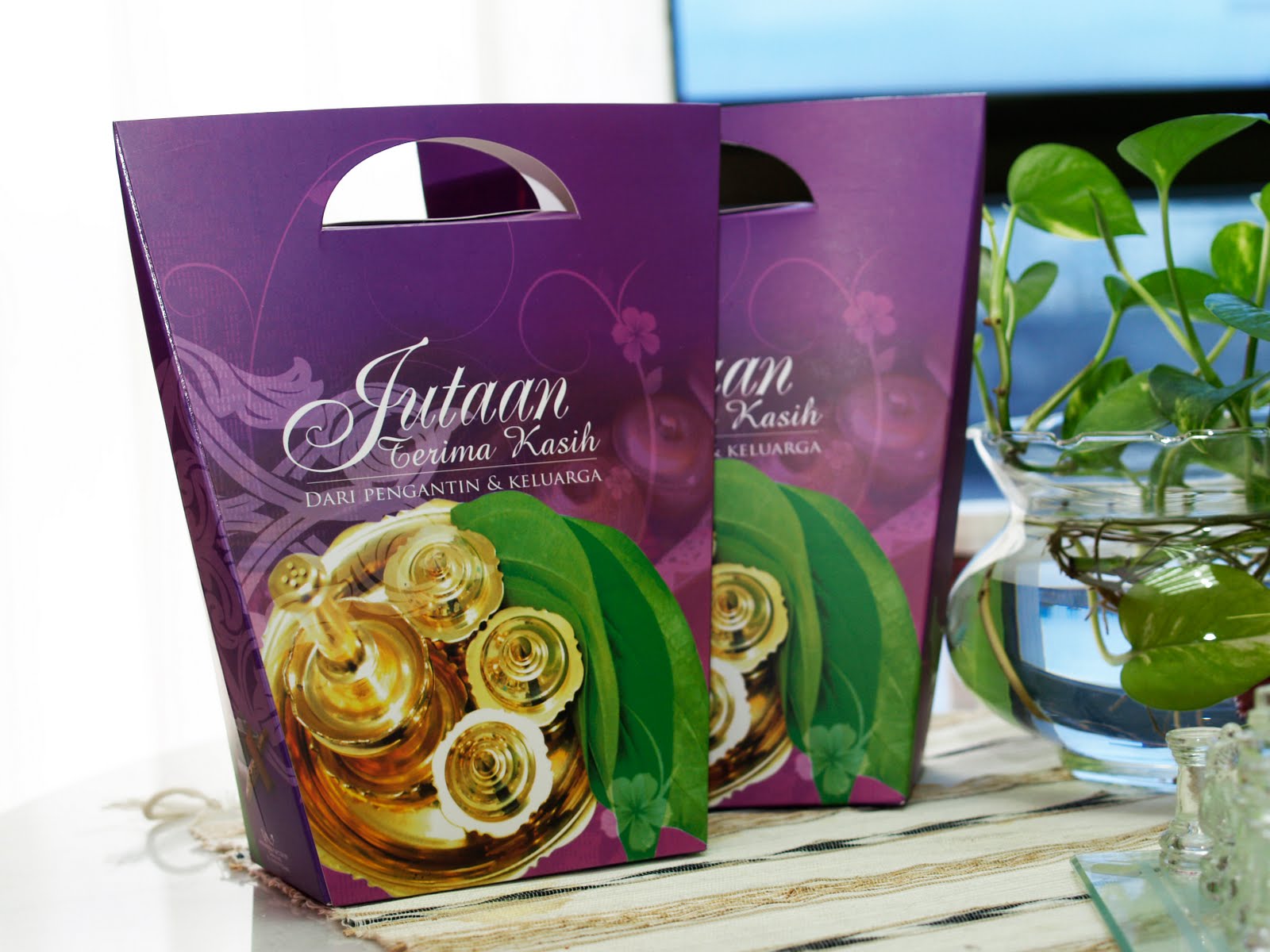 Coolkad by azrul associates: v box door gift perkahwinan