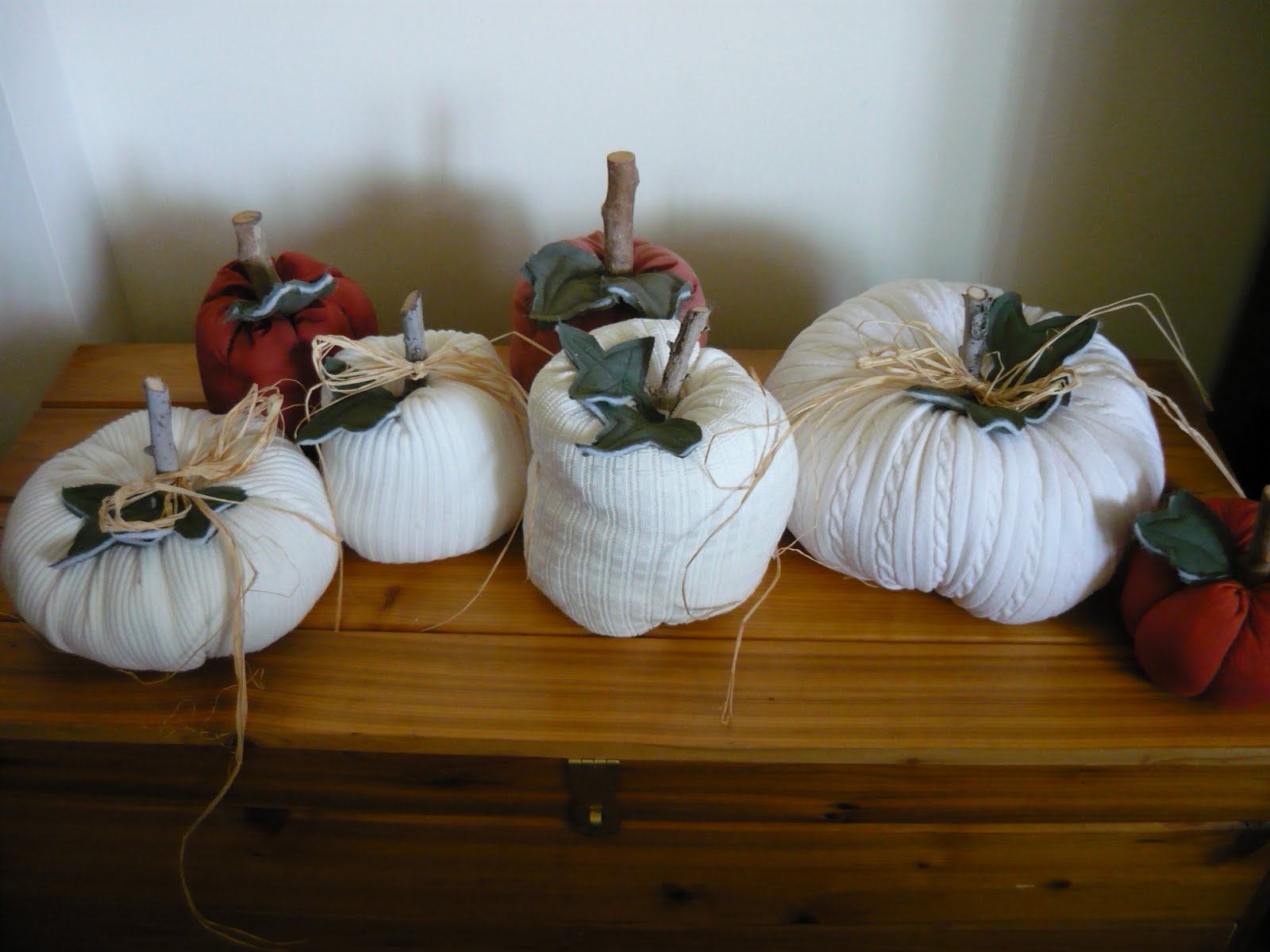 Small Fry & Co. : White Sweater Pumpkins Tutorial