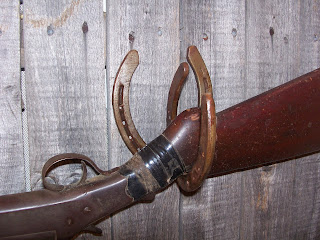 Lone Star Cowgirl: Horseshoe Gun Rack Hooks