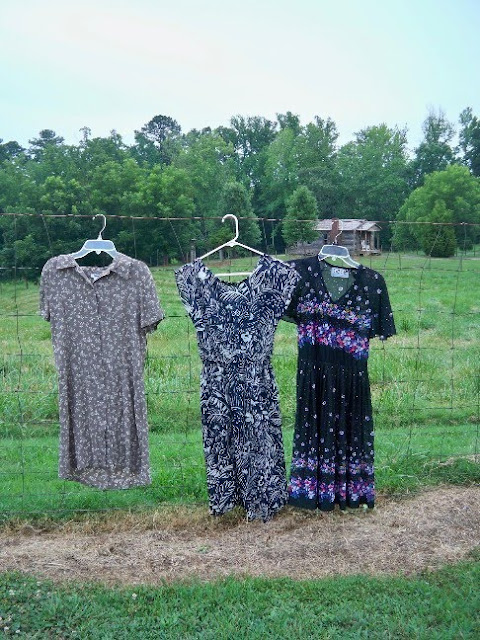 Sidewalk Chic: Thrifting for dresses: A tutorial