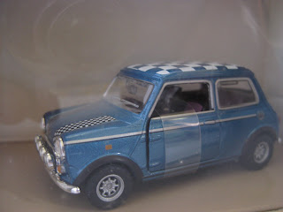 minikulit collection: CARARAMA Mini checkered roof 1:43