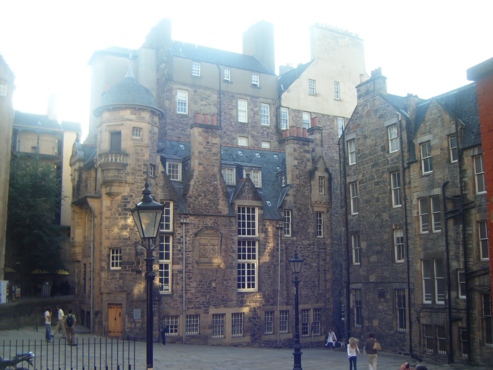 The Storyteller: The Edinburgh Book Lovers' Tour and Literary Pub Crawl ...