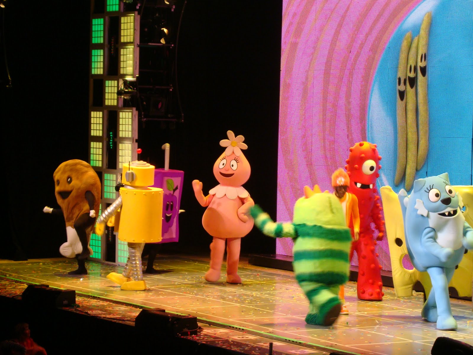 Journey With The Jenks: Yo Gabba Gabba Live