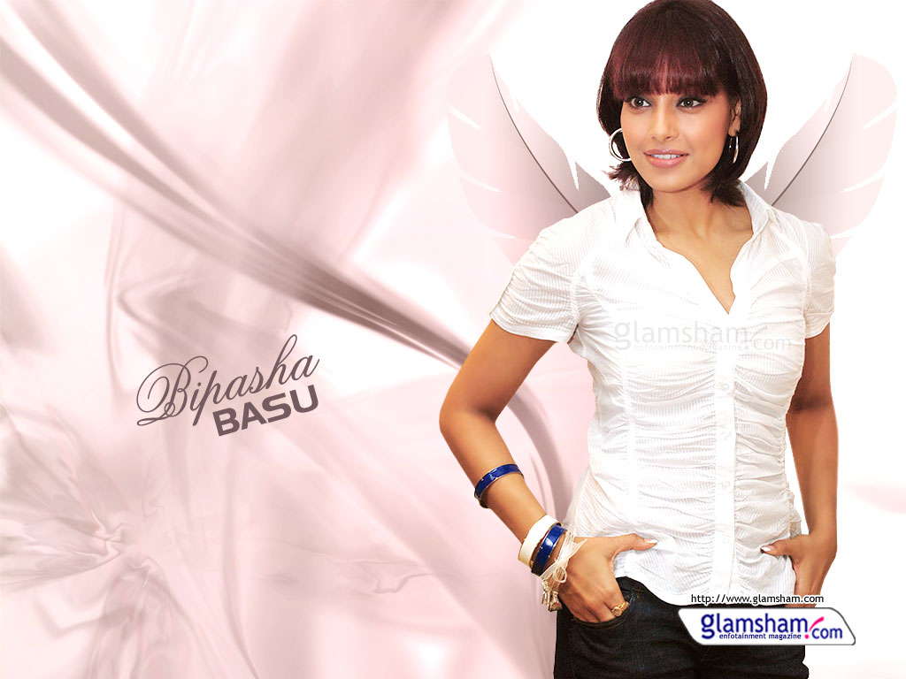 Bipasha Basu Latest Gilli campaign photoshoot | CelebNews