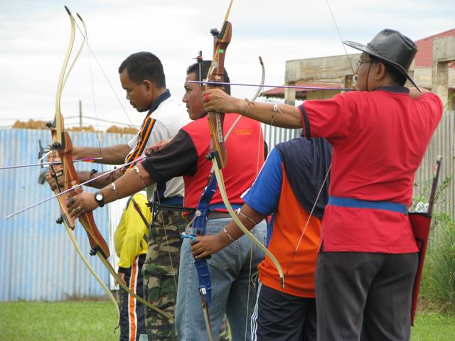 Memanah SK Pekan Nanas: gambar memanah