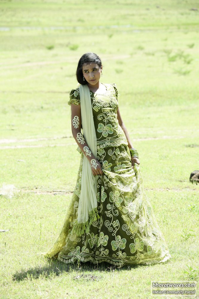 Movie Actress Spicy Pics: Kaal Kolusu