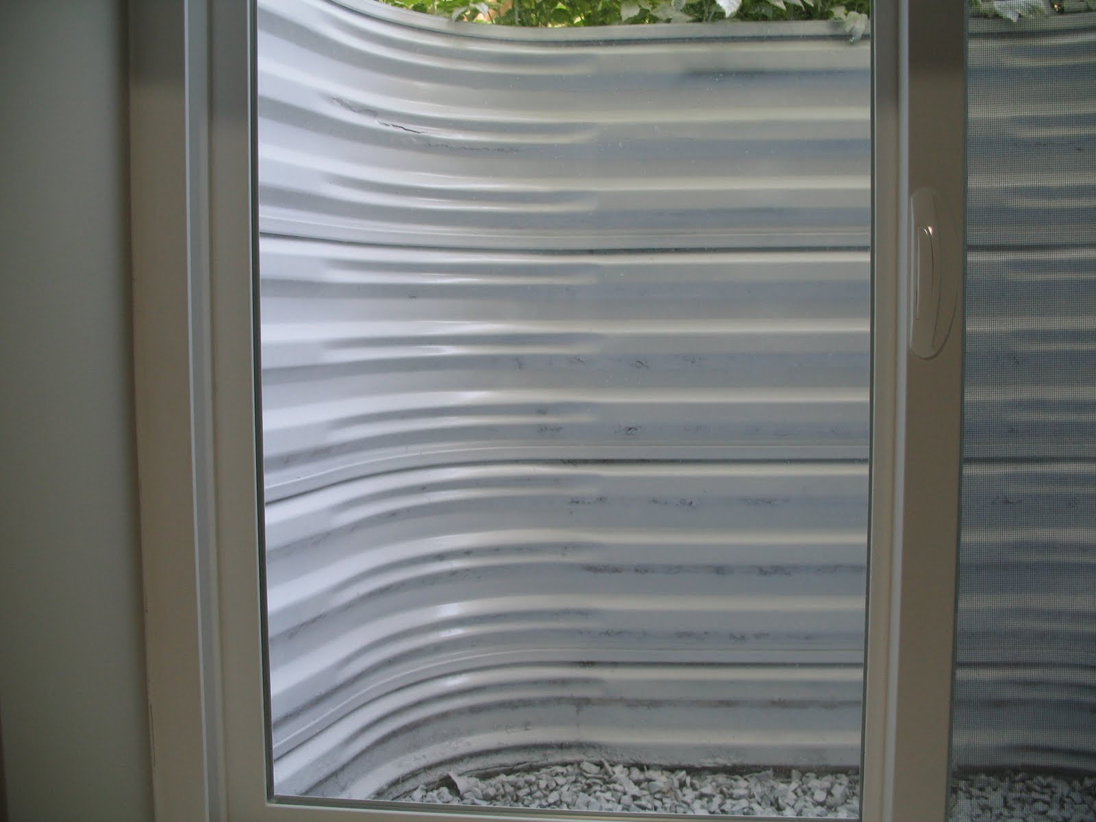 Mama Thompson: How to "update" your window wells...