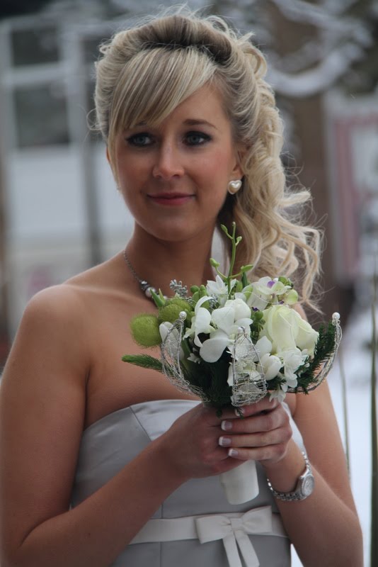 The Beautiful "White Christmas" Wedding of Emma & Karl at St Chads ...