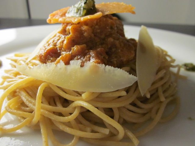 My Kitchen Diary: Spaghetti με πέστο και καπνιστό σολωμό / Spaghetti ...