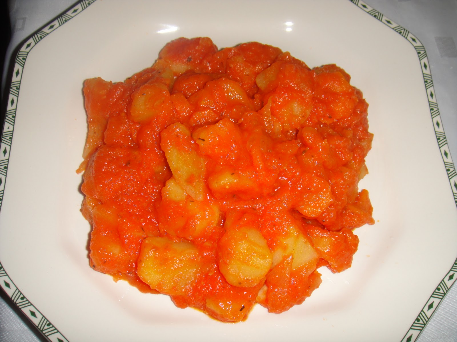mis ilusiones: PATATAS CON TOMATE FRITO