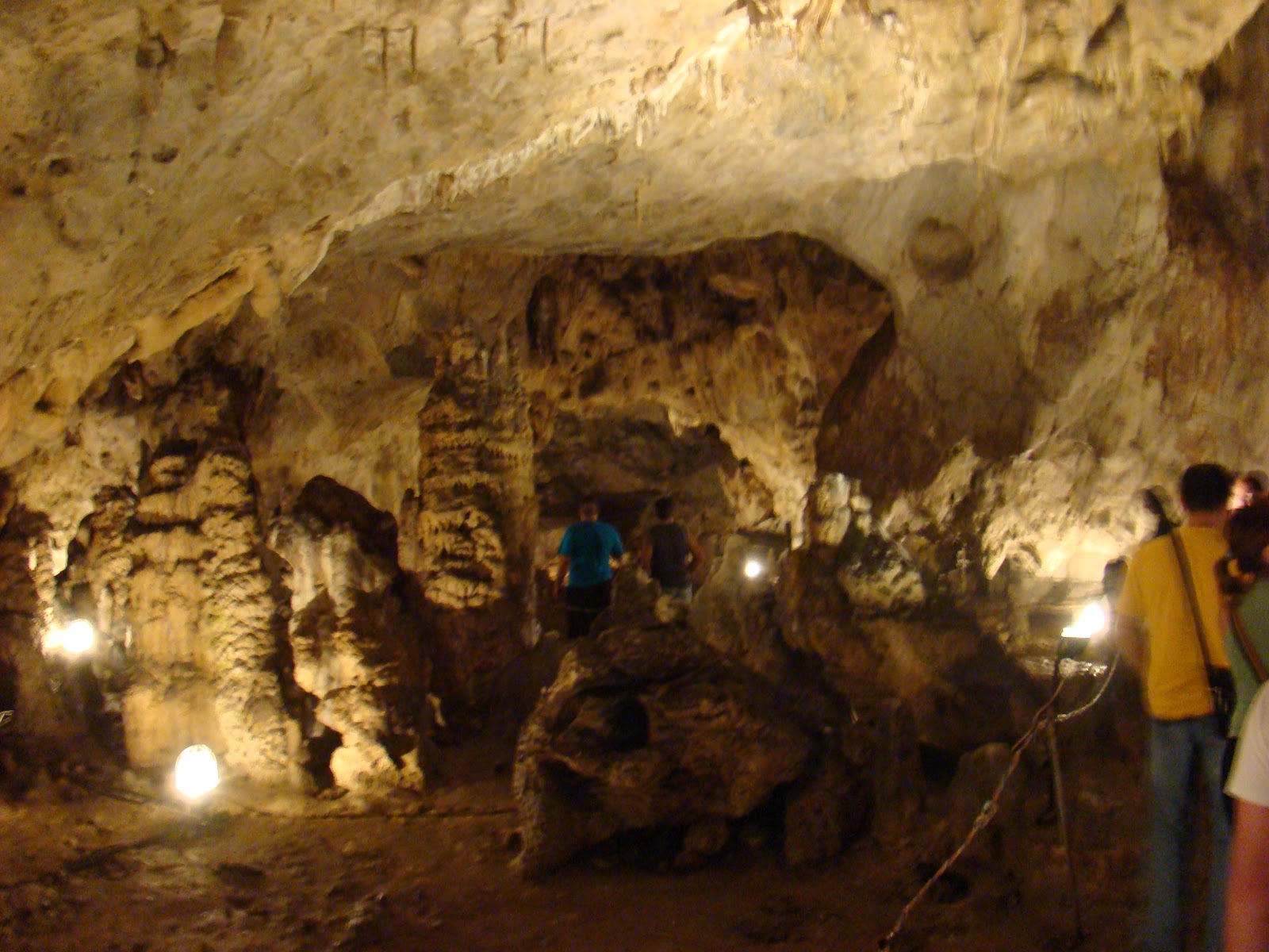 Haihui prin Lume : Romania,Pestera Muierilor