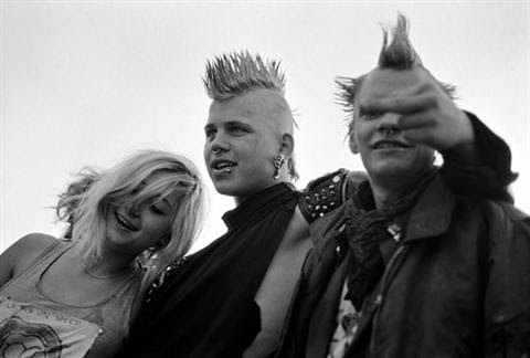 Distintas Culturas: Punks / Punketos / Punkies